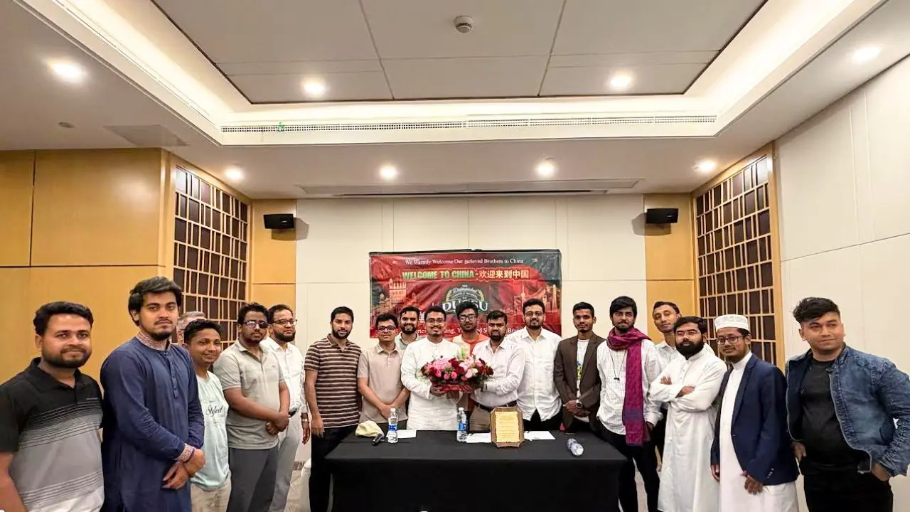 চীন সফরে ডাকসু প্রতিনিধি দলকে উষ্ণ অভ্যর্থনা প্রবাসীদের
