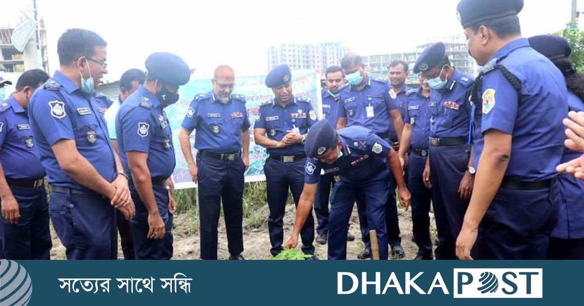 ট্যুরিস্ট পুলিশের সব স্থাপনায় সবজি চাষ-চারারোপণ