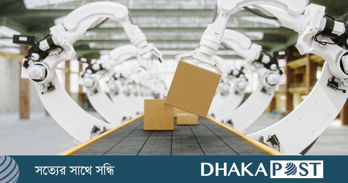 মানুষকে চেপে ধরে মেরে ফেলল রোবট