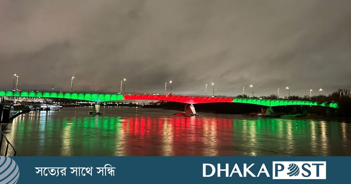 লাল-সবুজের রঙে সাজলো পোল্যান্ডের স্লাসকো সেতু