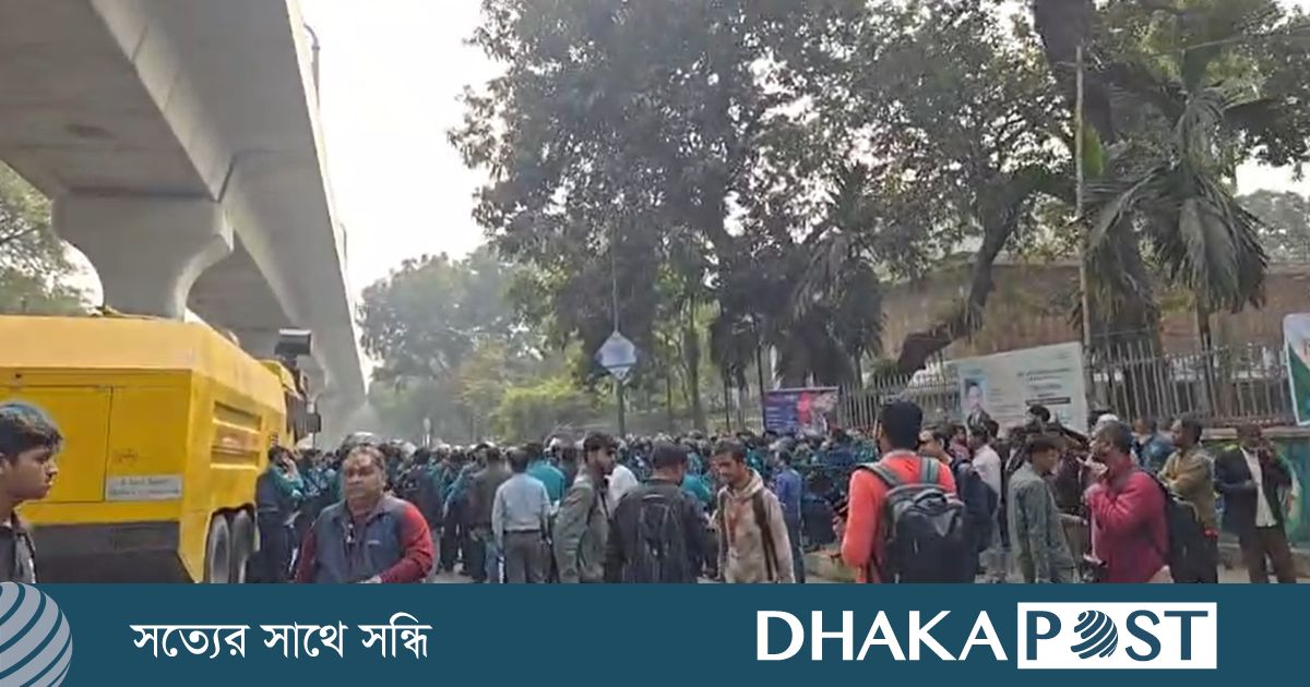 ইবতেদায়ি শিক্ষকদের পদযাত্রা শাহবাগে আটকে দিলো পুলিশ