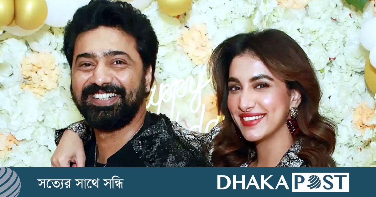 প্রেমিকা রুক্মিণীর সাফল্যে গর্বিত দেব