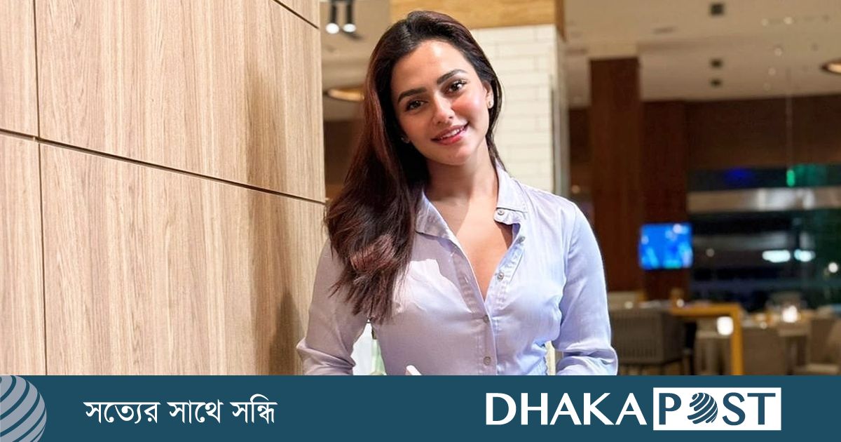 নায়িকা নুসরাত ফারিয়া আটক